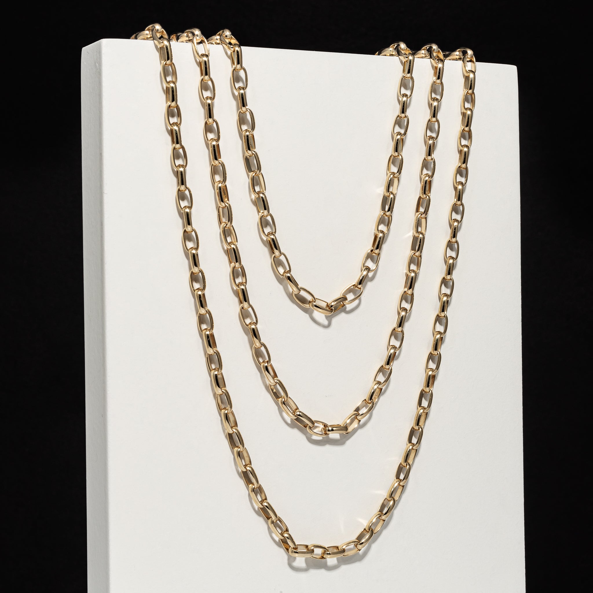 CHAINS – RACHEL LYNN CHICAGO